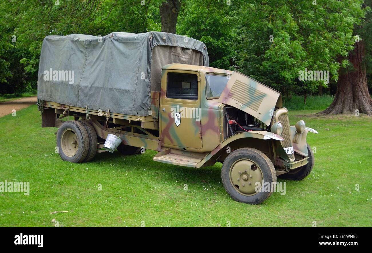 Army truck wwii hi-res stock photography and images - Alamy