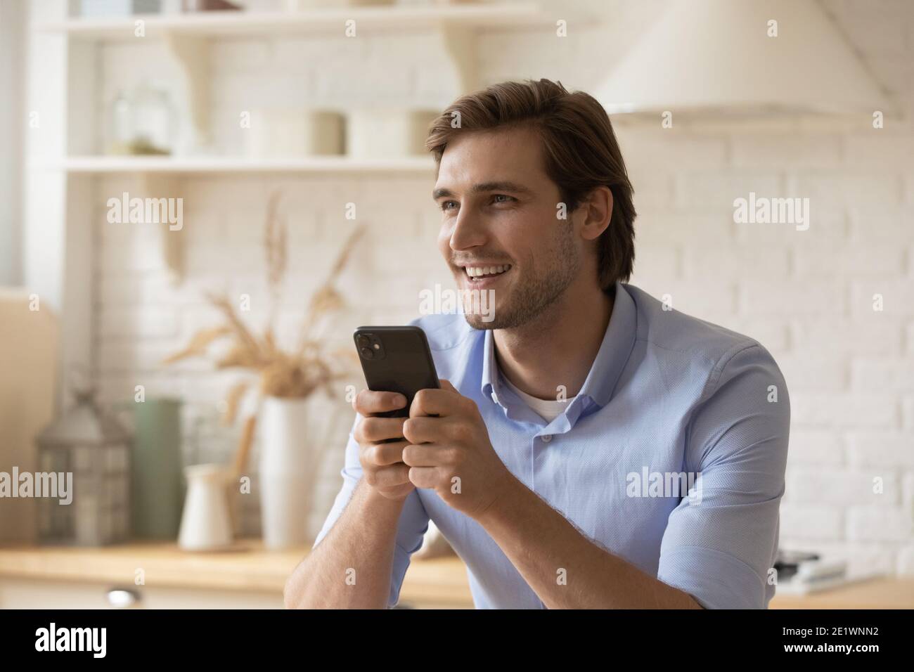 Guy browsing hi-res stock photography and images - Alamy