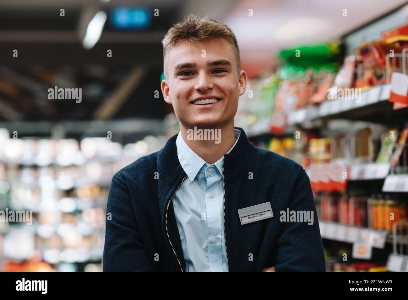 Grocery worker uniform hi-res stock photography and images - Alamy