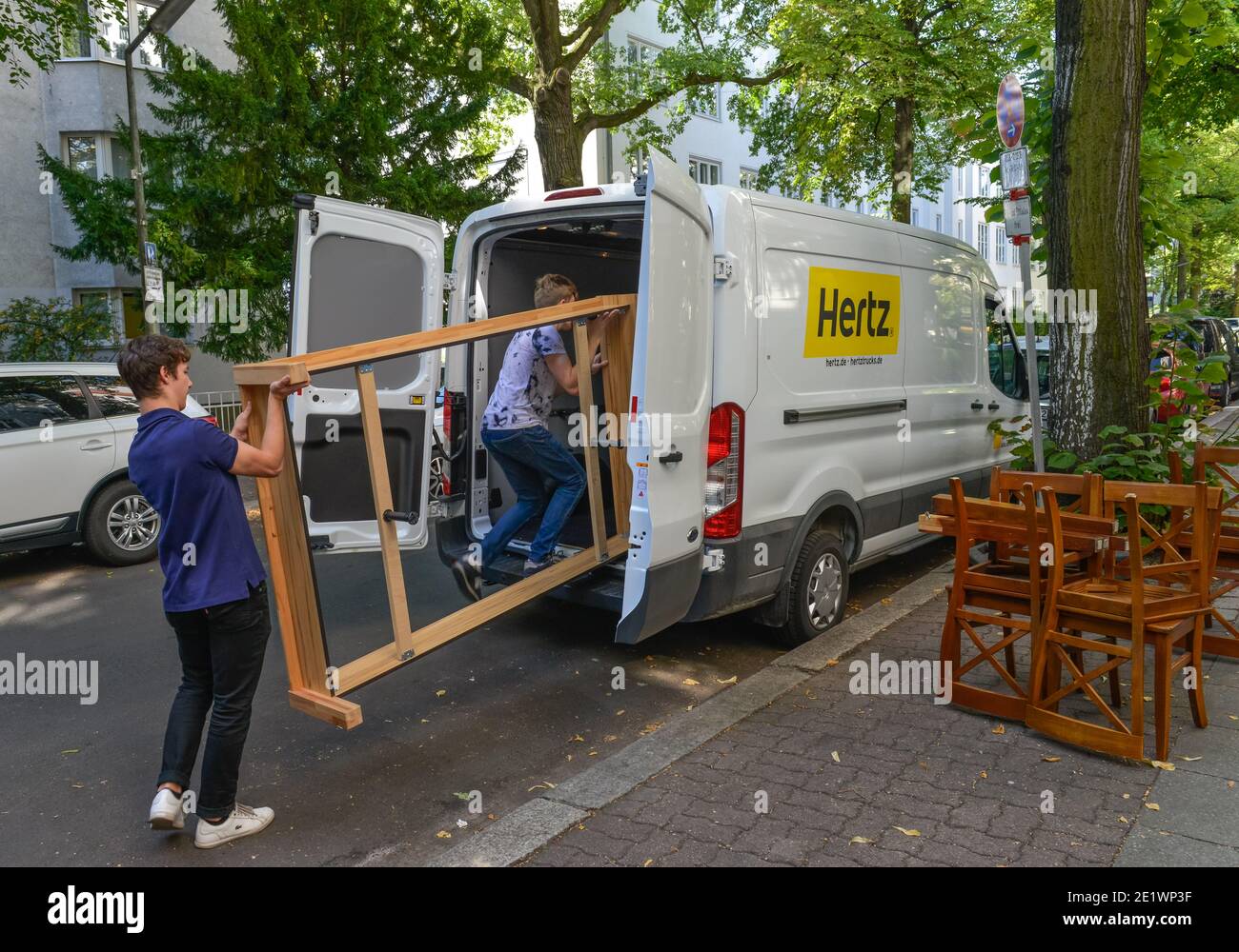 Mobeltransport hi-res stock photography and images - Alamy