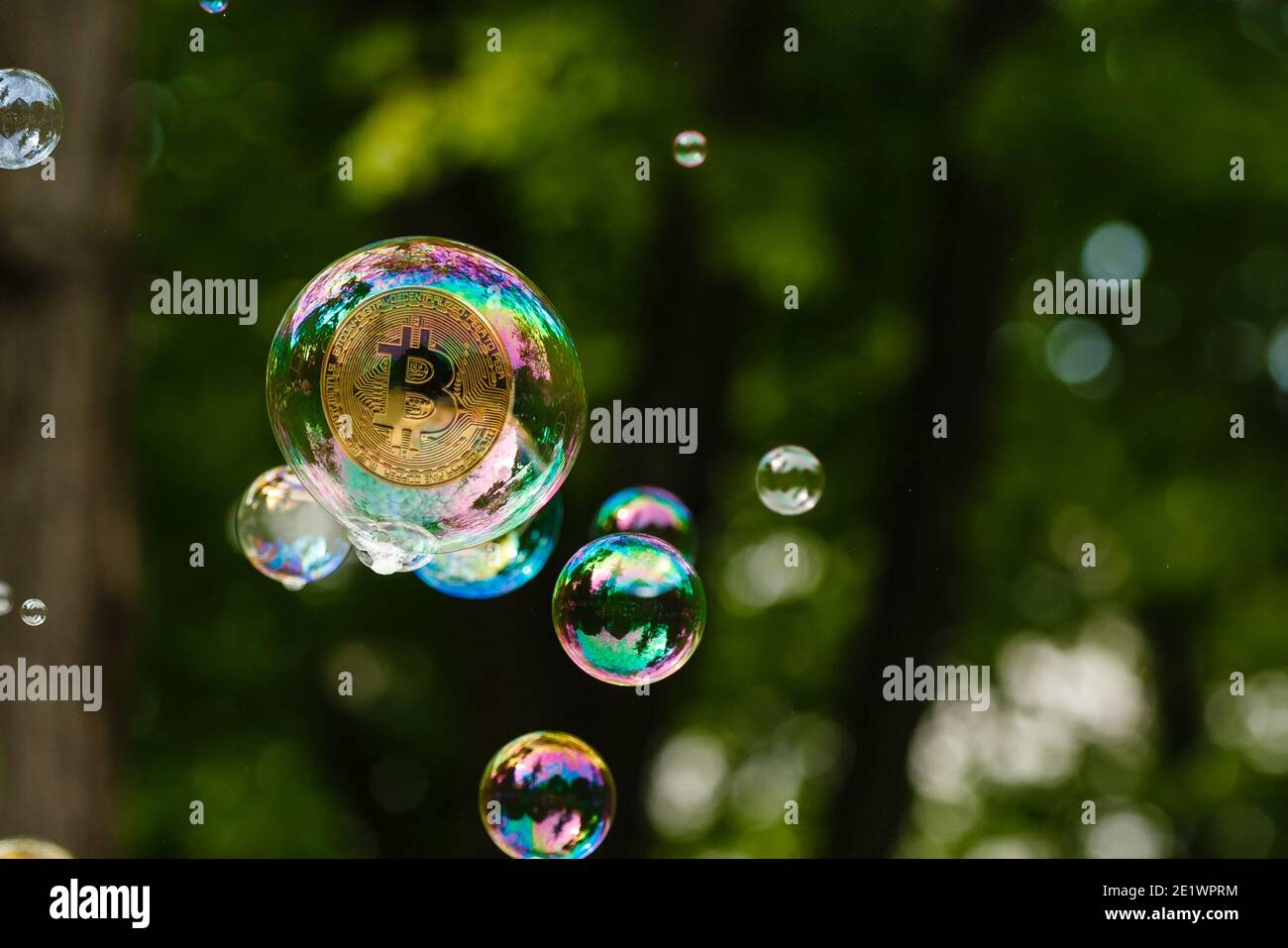 Stock market bubble burst hi-res stock photography and images - Alamy