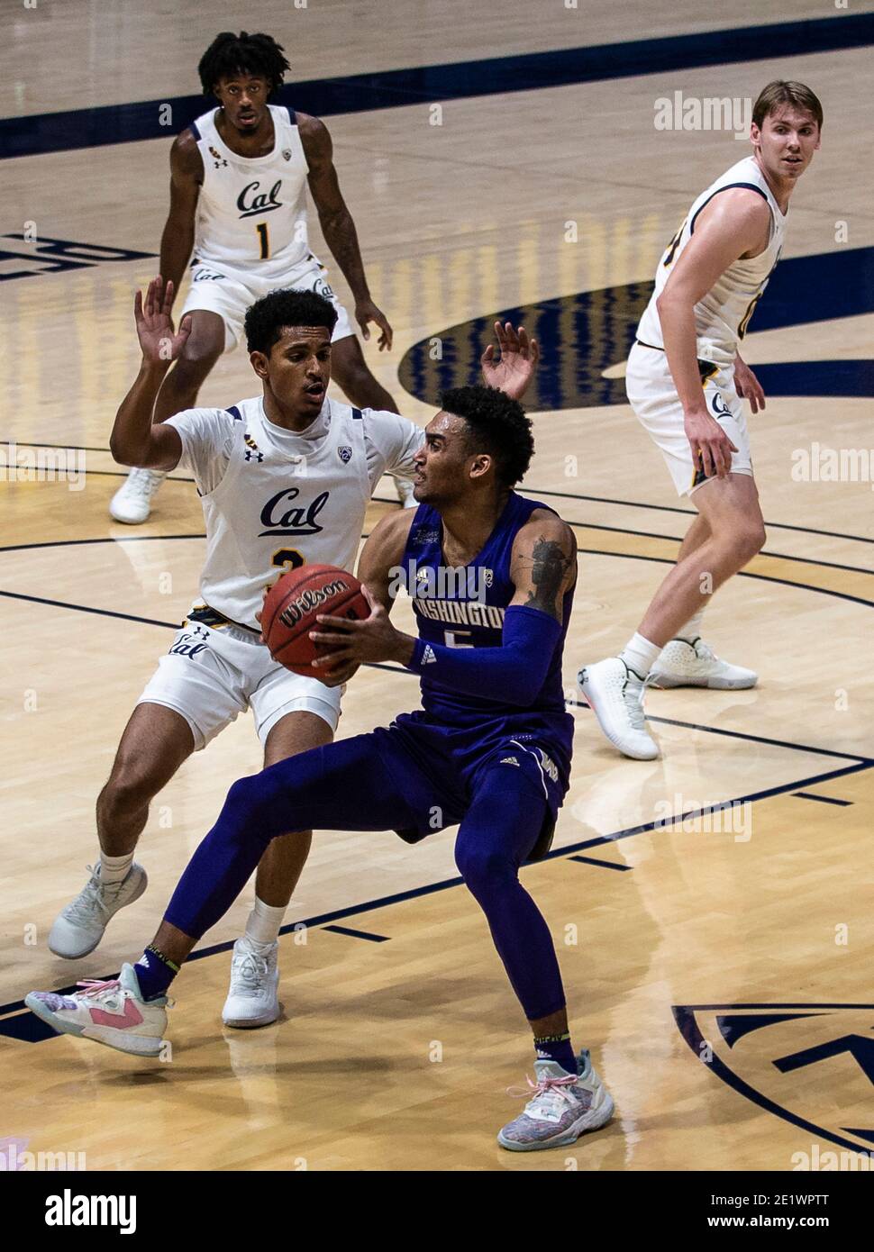 Berkeley, CA U.S. 09th Jan, 2021. A. Washington Huskies guard Jamal Bey (5) looks to pass the ...