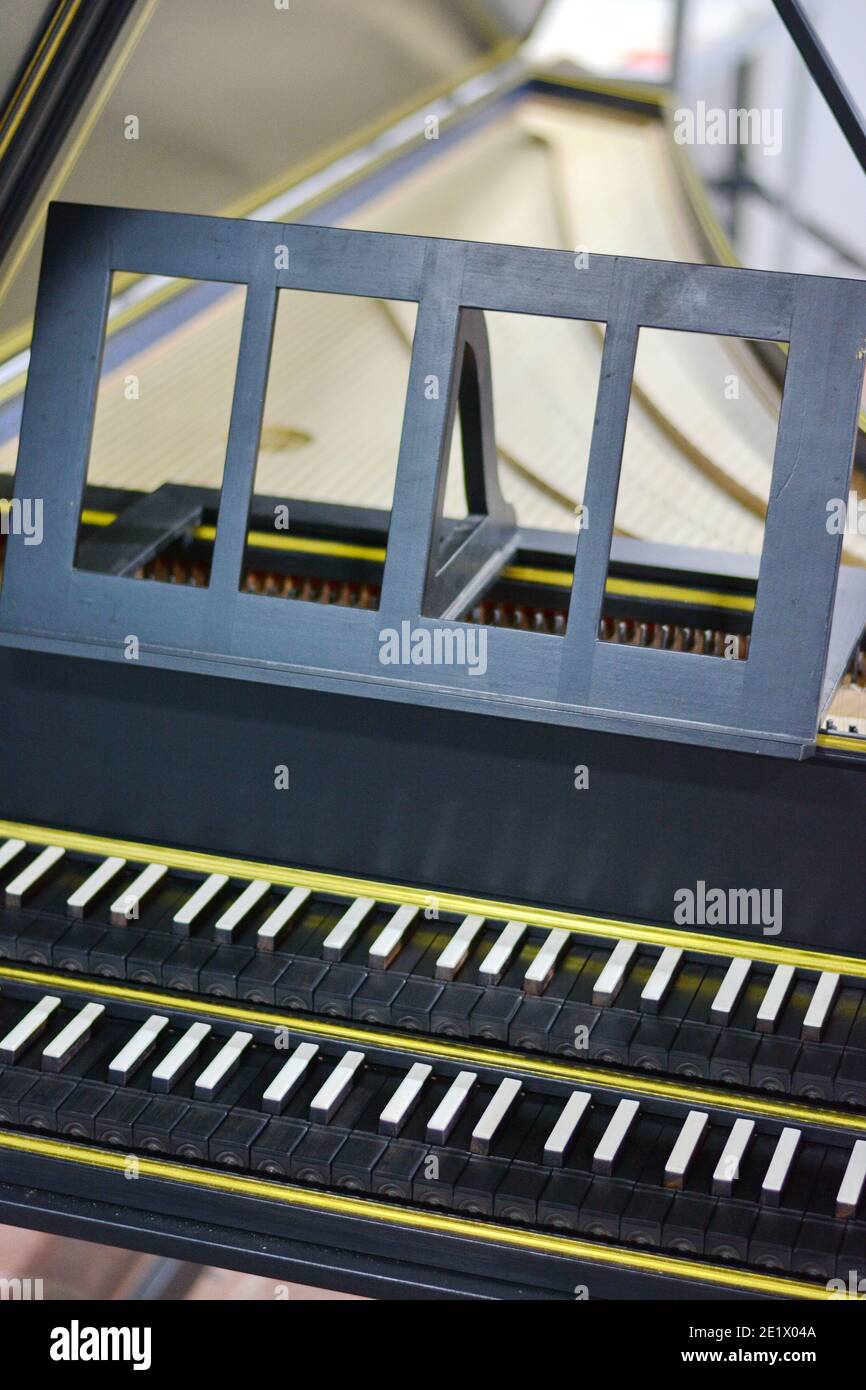 Baroque music concert harpsichord hi-res stock photography and images ...