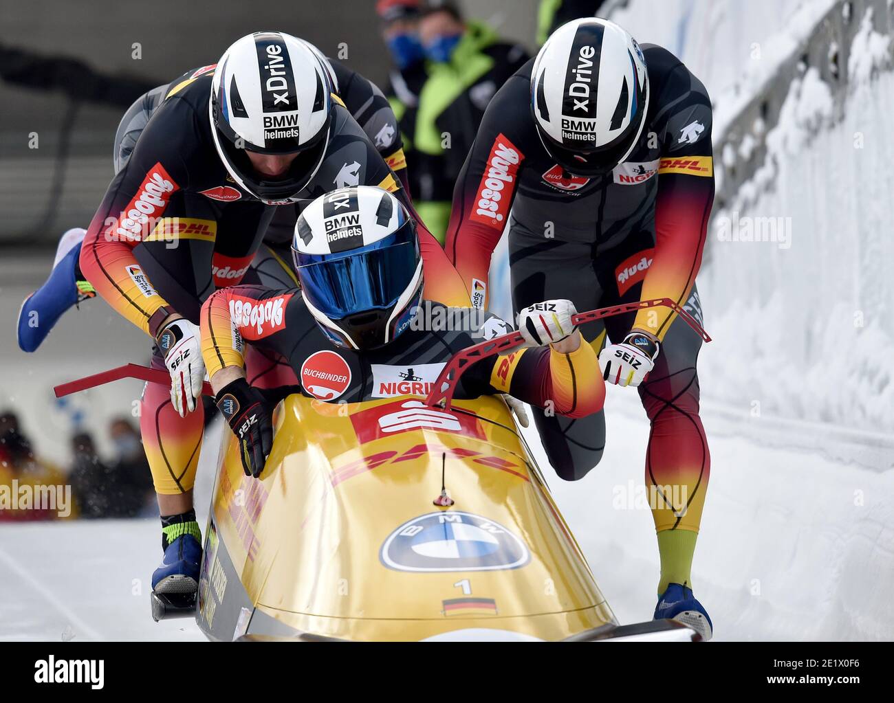 10 January 2021, North Rhine-Westphalia, Winterberg: Bobsleigh: World ...