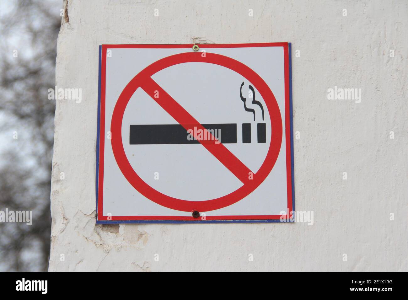 Crossed out cigarette hi-res stock photography and images - Alamy