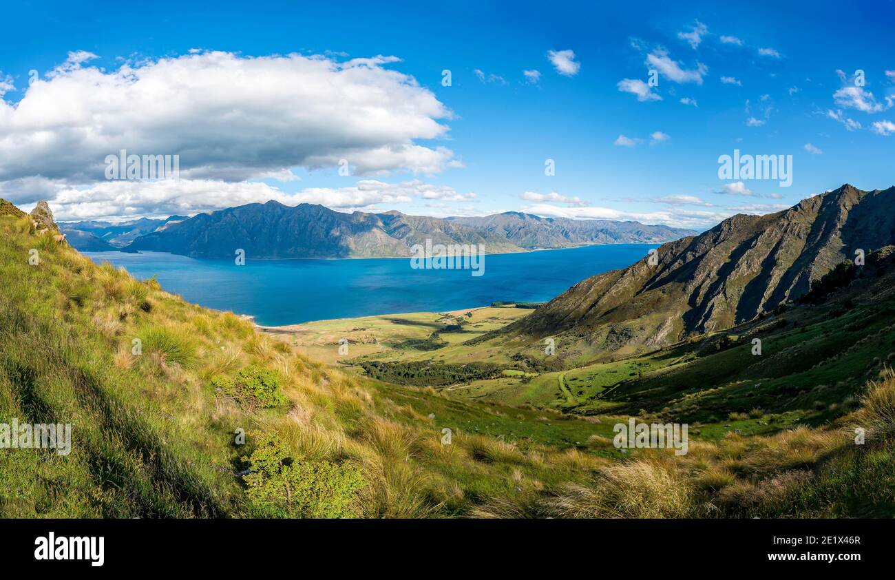 View of Lake Hawea, lake and mountain landscape, view from the hiking ...
