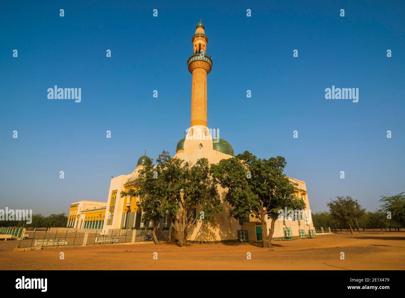 Grand Mosque of Niamey build from Libya, Niamey, Niger Stock Photo - Alamy
