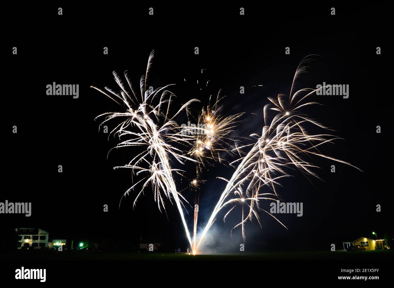 Huge fireworks hi-res stock photography and images - Alamy