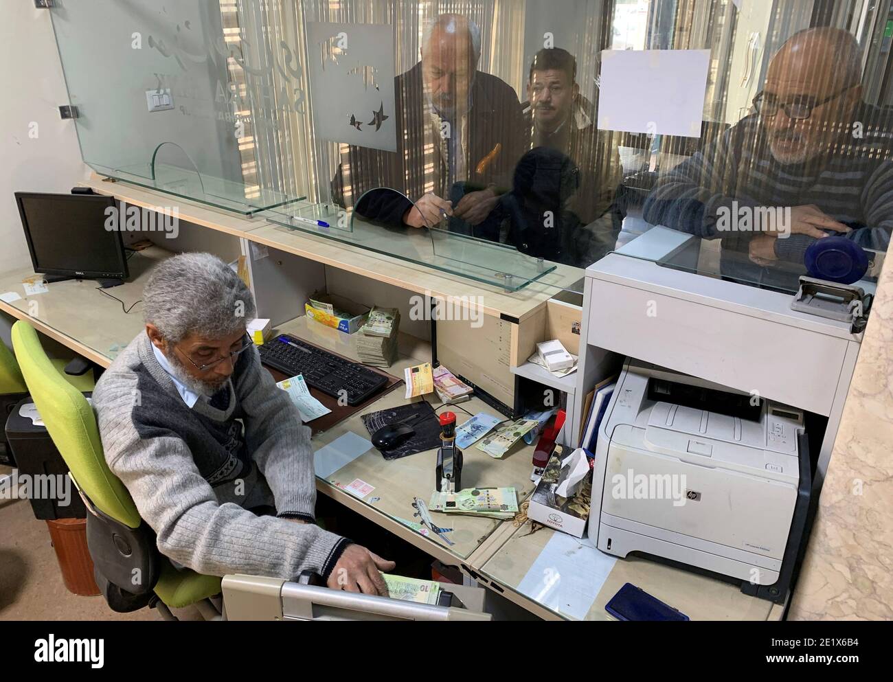 Bank counter queue hi-res stock photography and images - Alamy