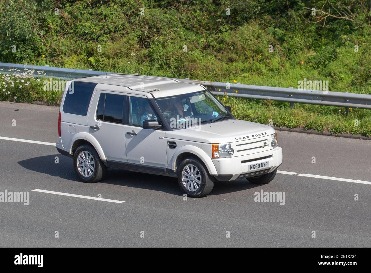2009 white Land Rover Discovery Tdv6 Gs 2720 cc diesel SUV; A Vehicular ...