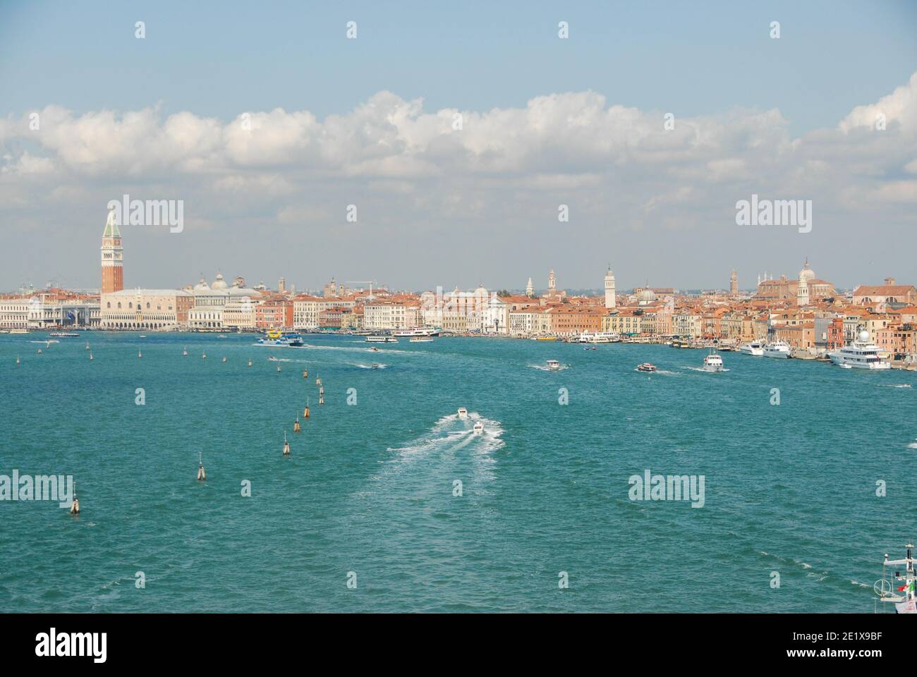 Venice city skyline river hi-res stock photography and images - Alamy