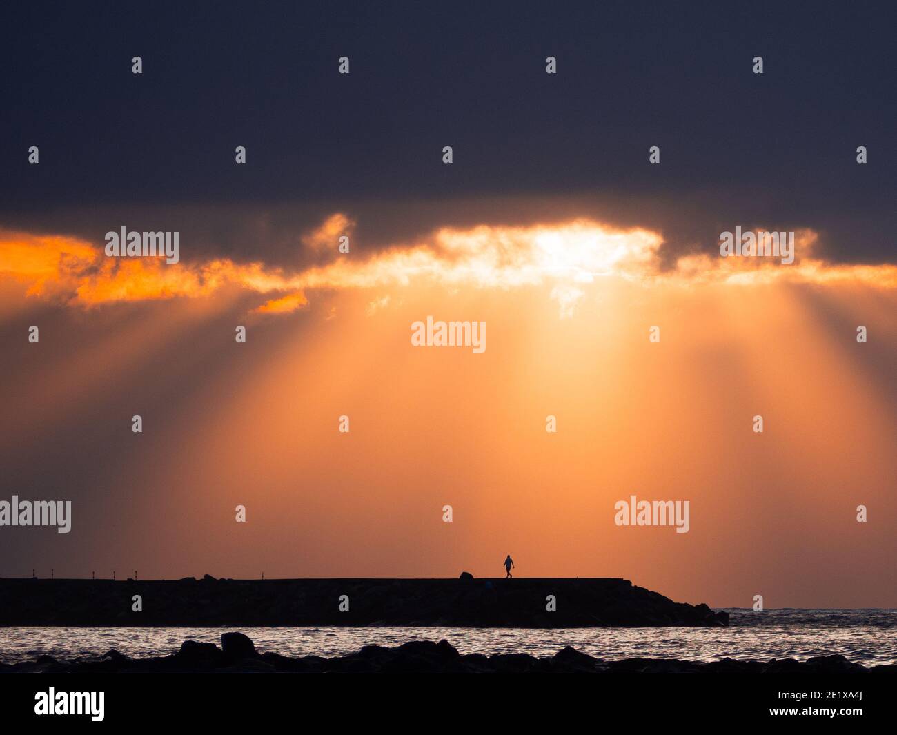 Reflecting morning sun hi-res stock photography and images - Alamy