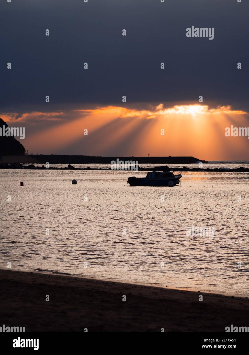 Reflecting morning sun hi-res stock photography and images - Alamy