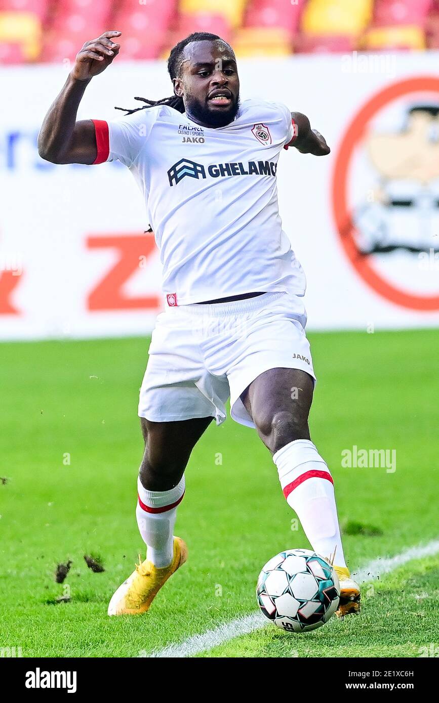 Antwerp's Jordan Lukaku pictured in action during a soccer match ...