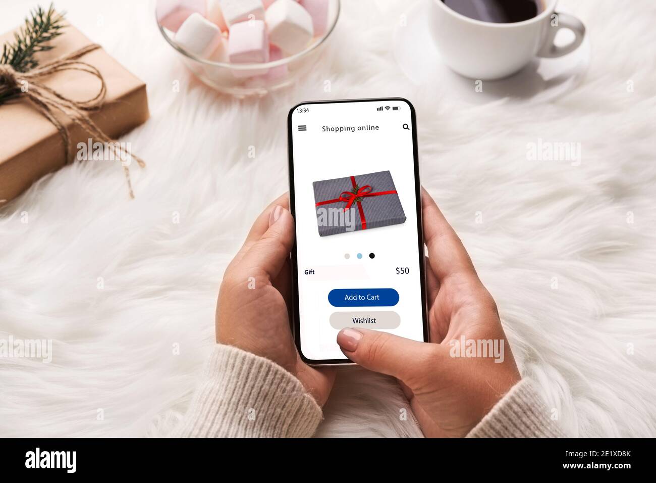 Woman ordering top hi-res stock photography and images - Alamy