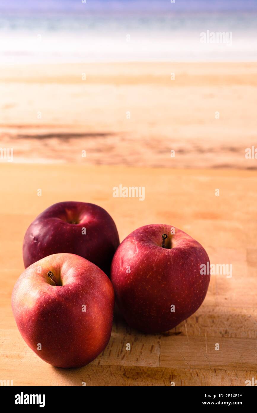 Apples on table at beach hi-res stock photography and images - Alamy