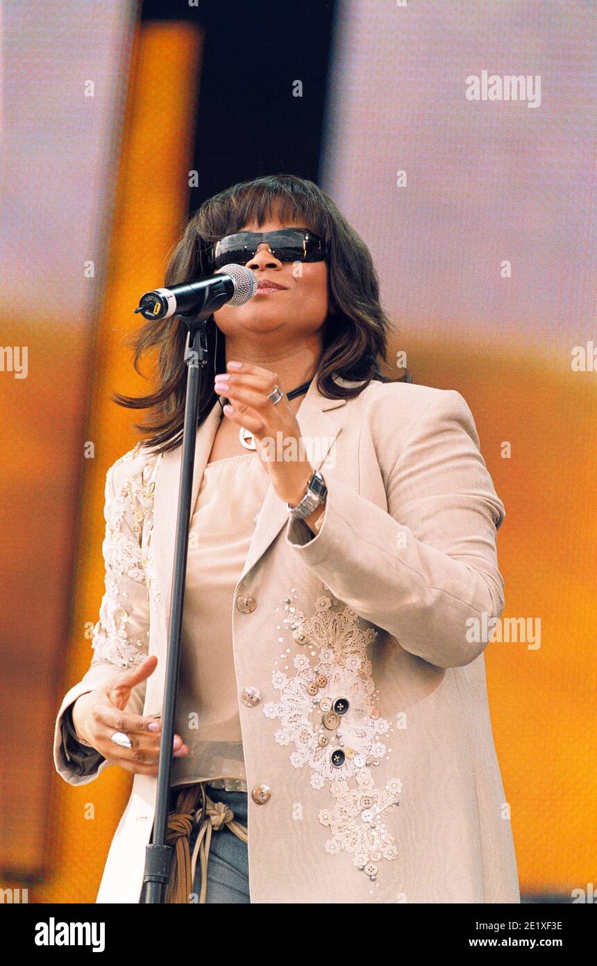 Gabrielle On Stage At The Safeway Picnic In The Park 2002 Held In Hyde