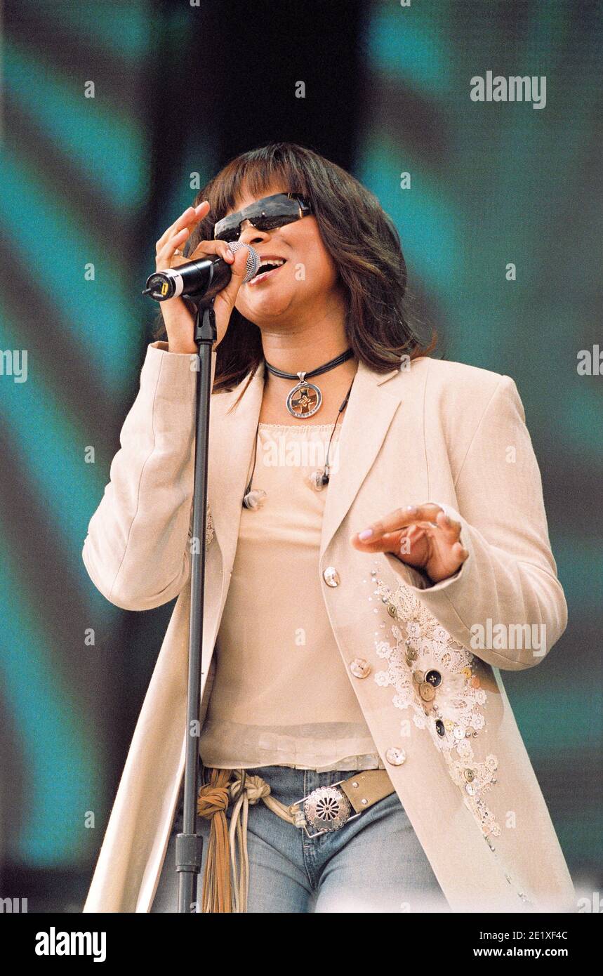 Gabrielle Pop Singer Music High Resolution Stock Photography and Images ...