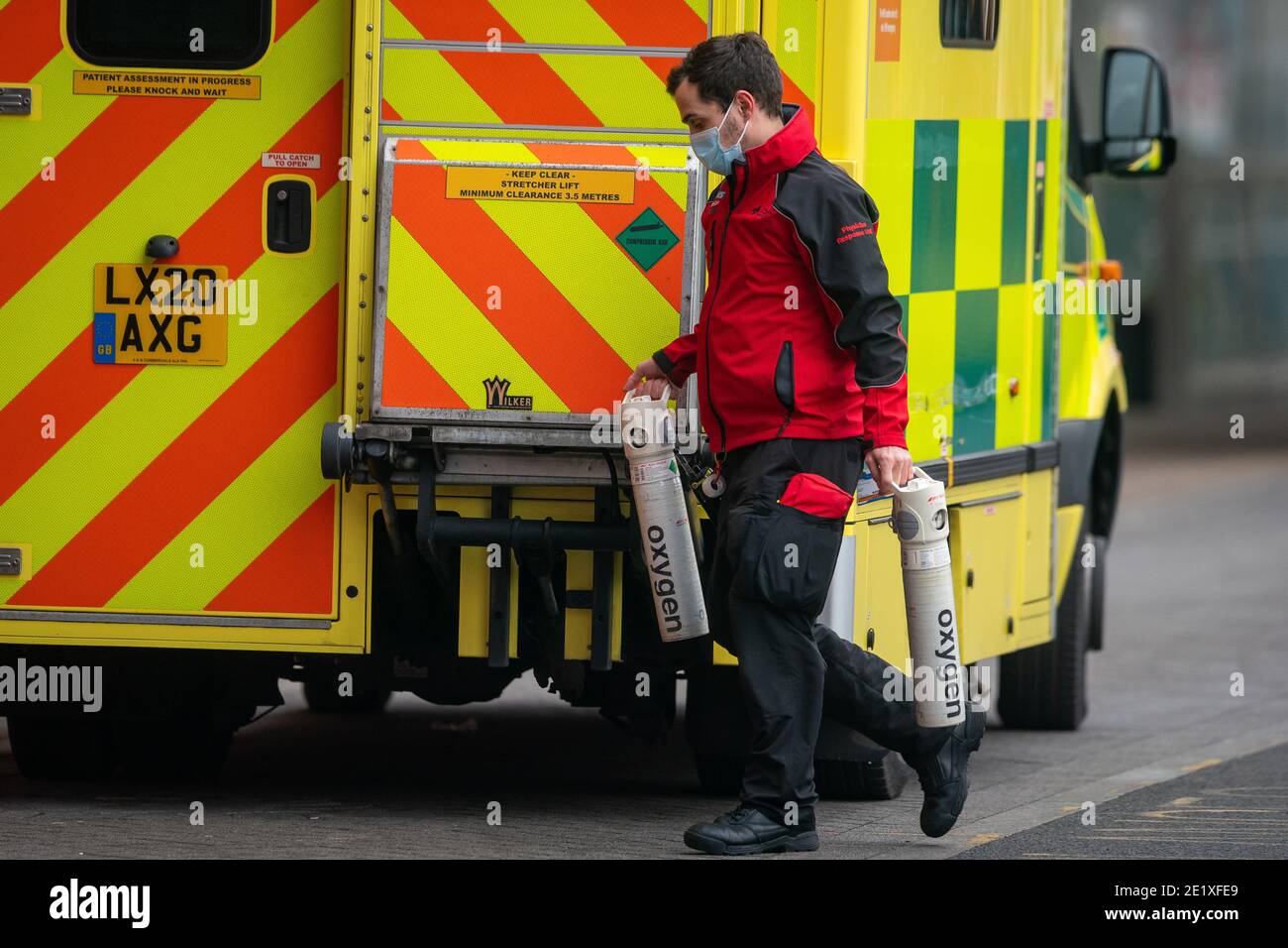 Oxygen tanks ambulance hi-res stock photography and images - Alamy