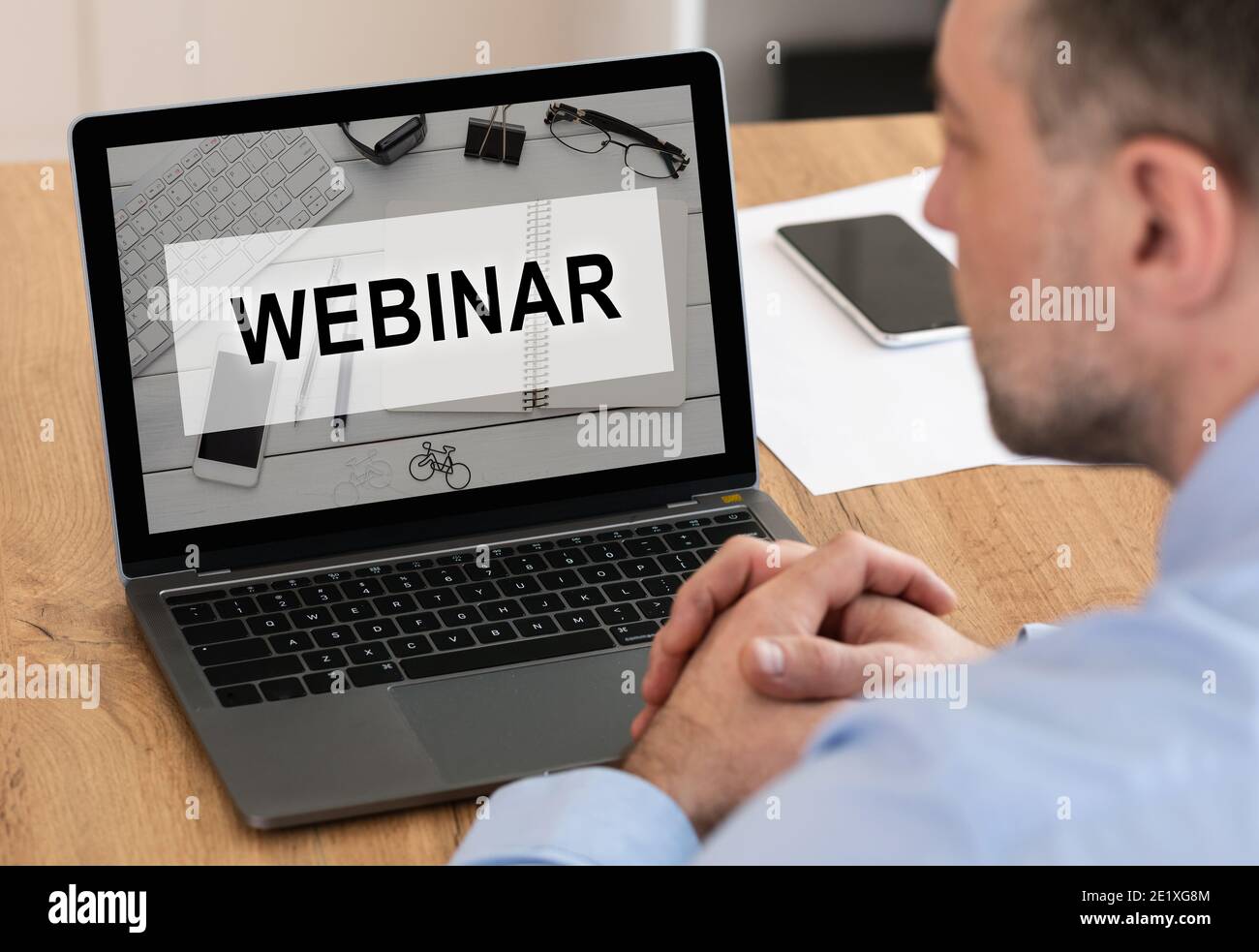 Manager listening hi-res stock photography and images - Alamy