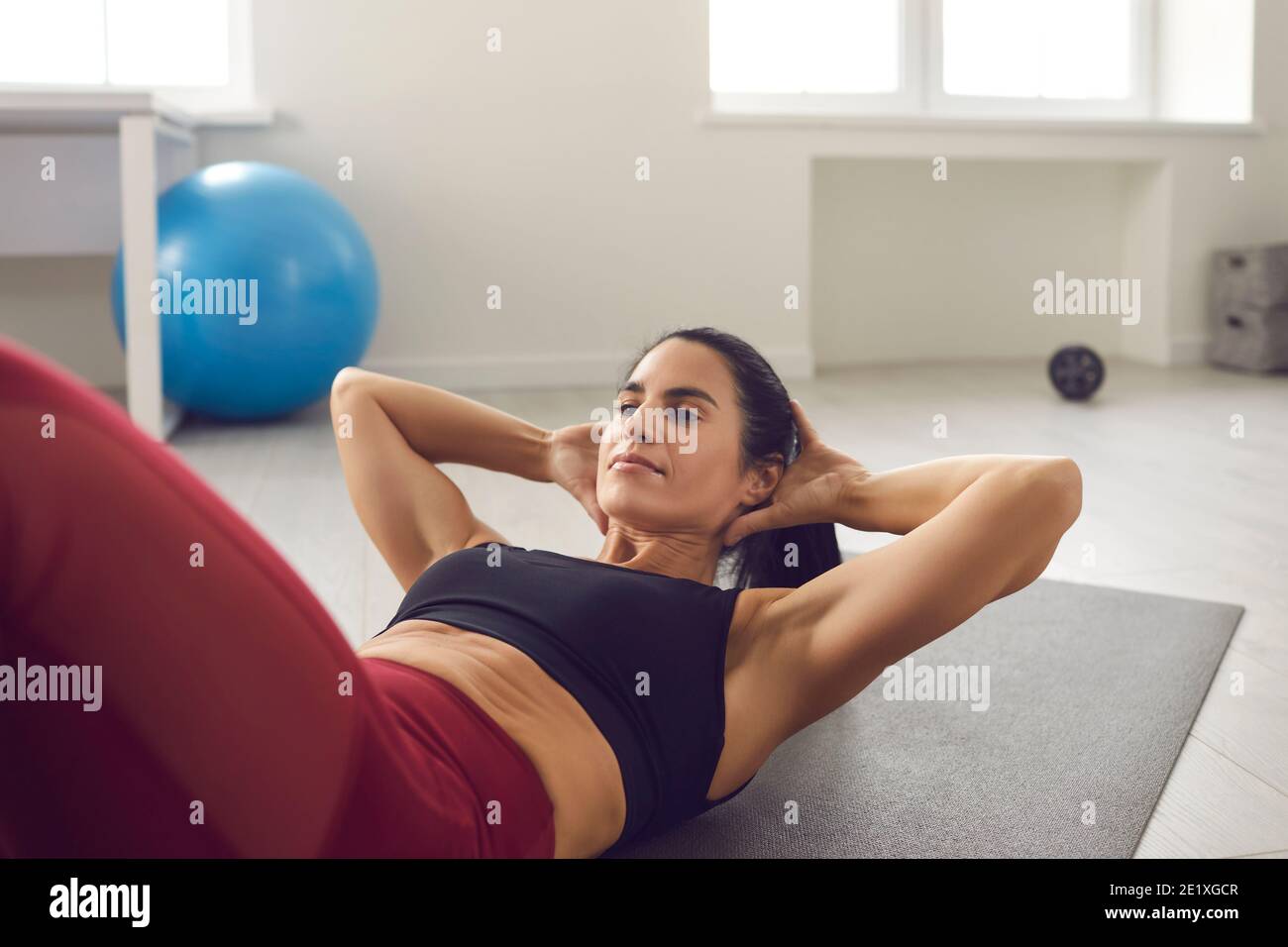 Crunches gym hi-res stock photography and images - Alamy