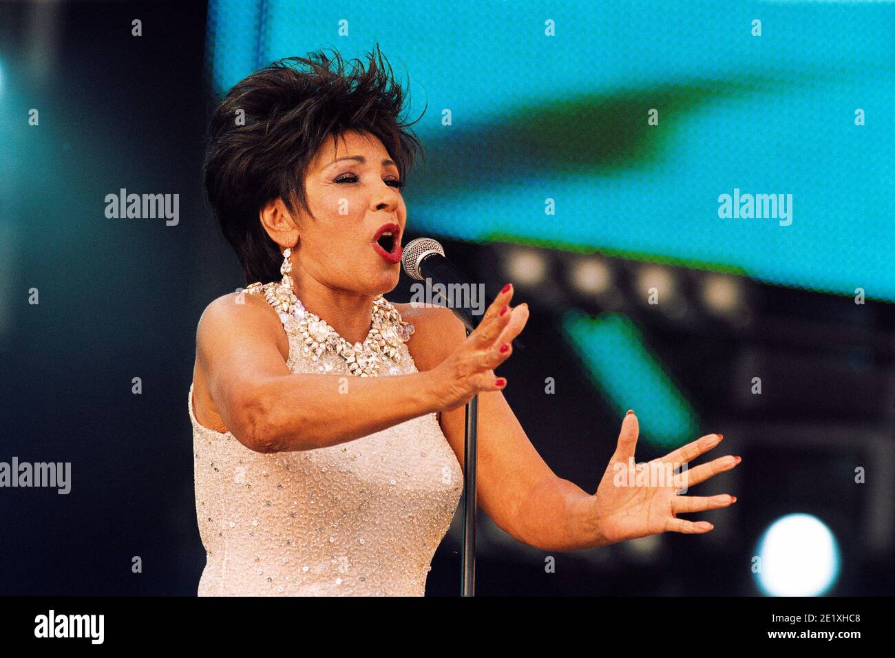 Shirley Bassey on stage at The Safeway Picnic In The Park 2002, held in ...
