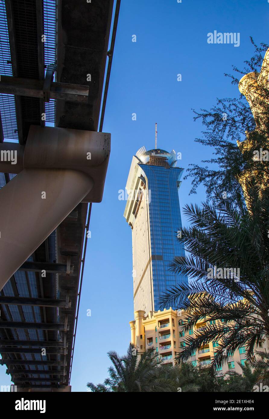 Construction monorail station dubai hi-res stock photography and images ...