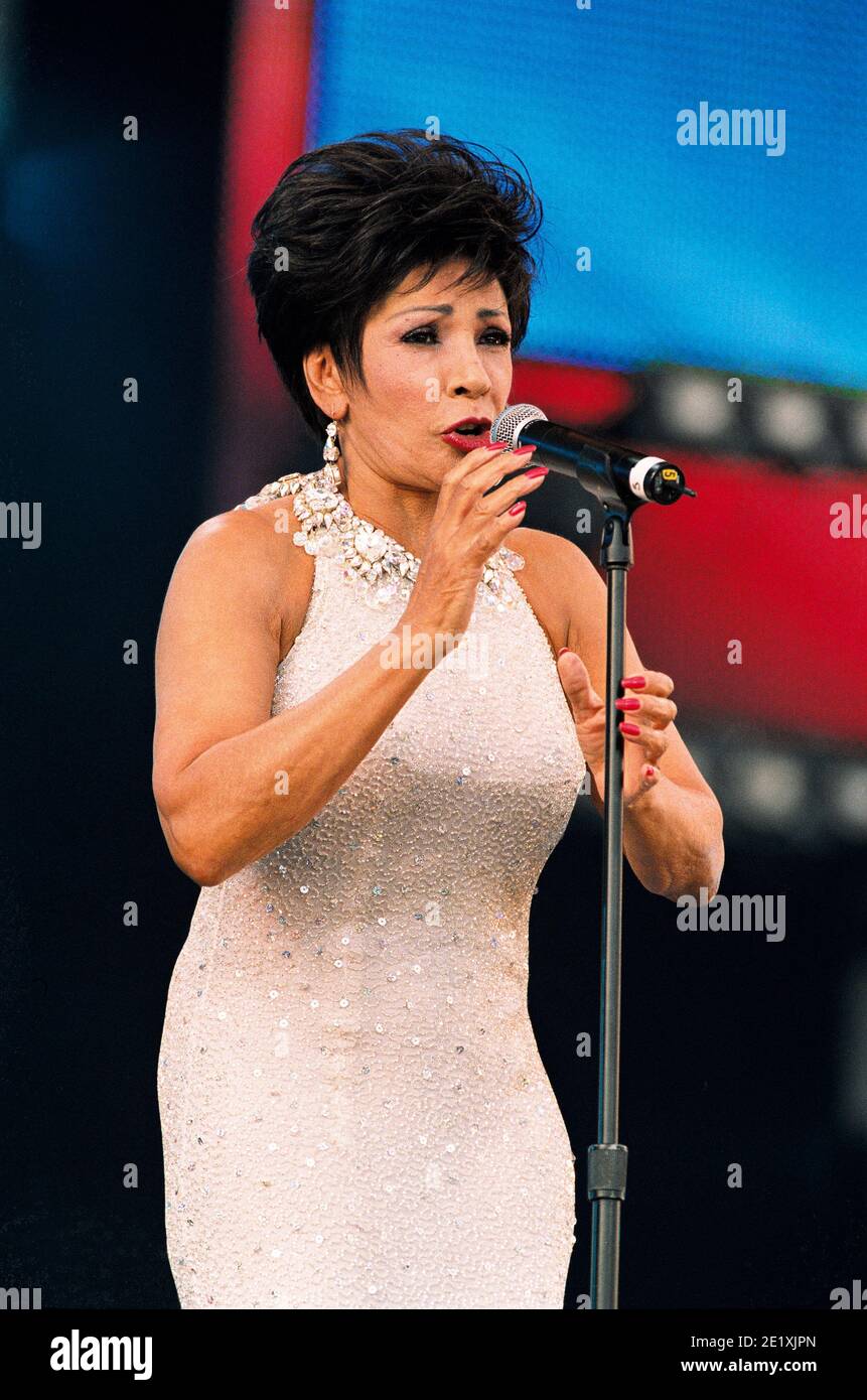Shirley Bassey on stage at The Safeway Picnic In The Park 2002, held in ...