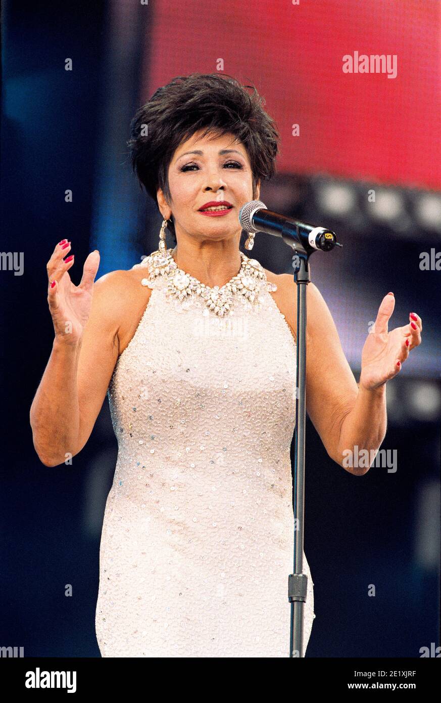 Shirley Bassey on stage at The Safeway Picnic In The Park 2002, held in ...