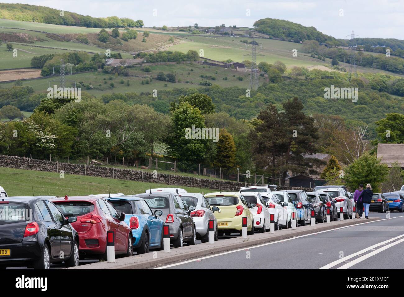 Langsett, UK - May 16 2020: Parking areas and lay-bys fill up at ...
