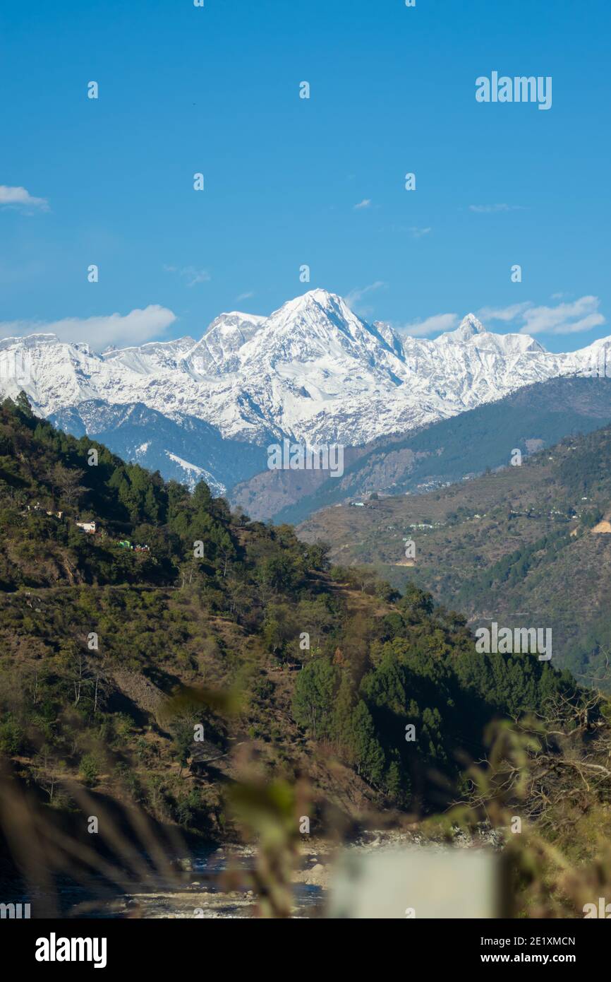 A little glimpse of the place chopta in uttarakhand with snow covered ...