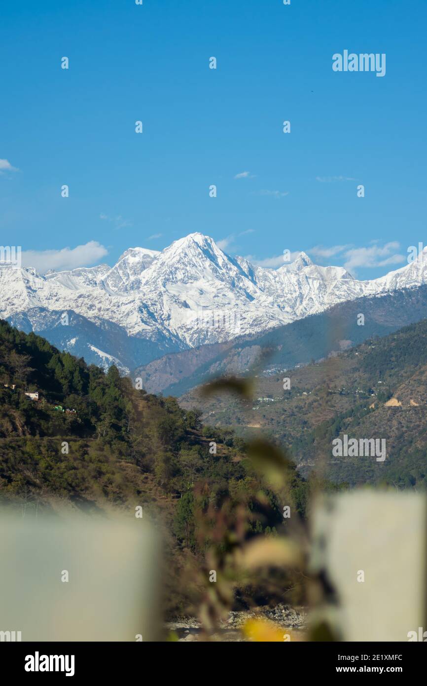 A little glimpse of the place chopta in uttarakhand with snow covered ...