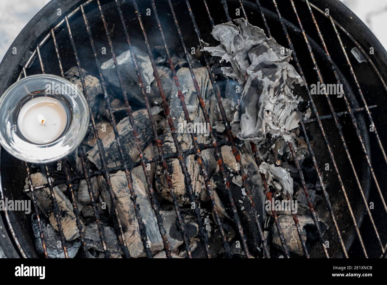 Ritual burning paper The ancestor of the burning paper has passed away ...