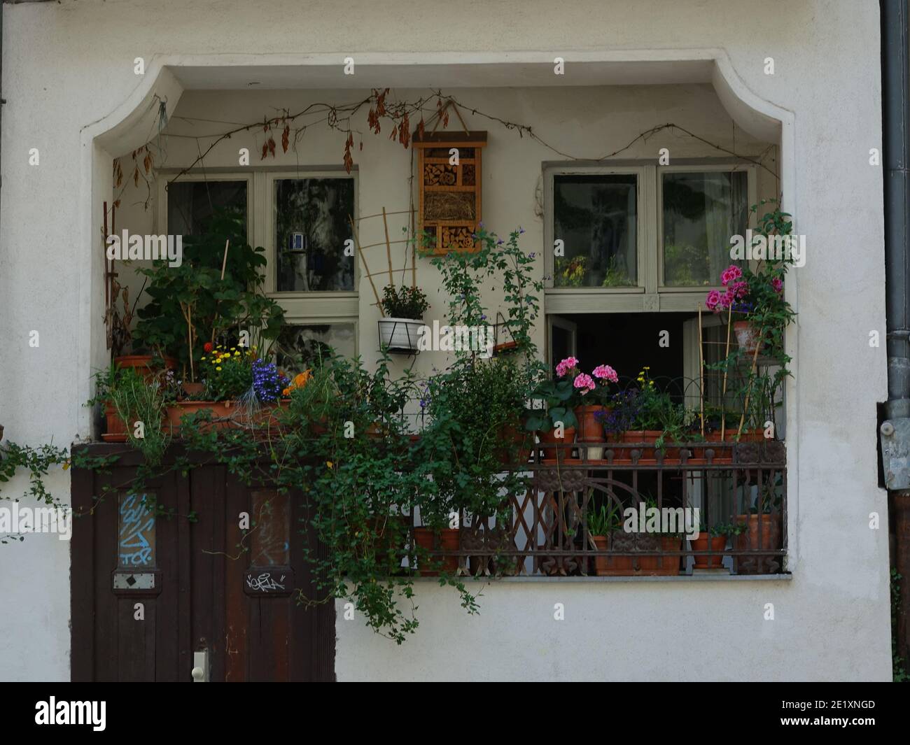 Shot in the balcony hi-res stock photography and images - Alamy