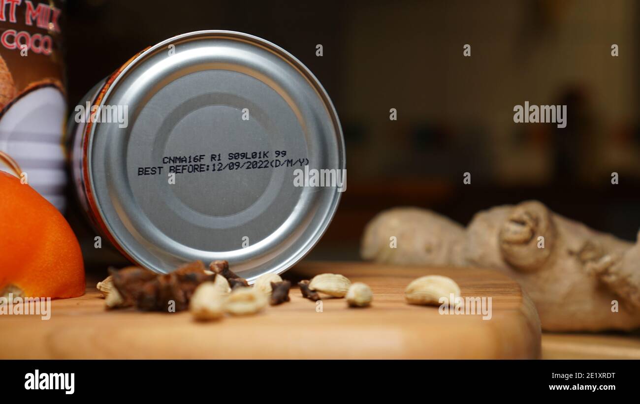 Date label to reduce food loss and waste Stock Photo - Alamy