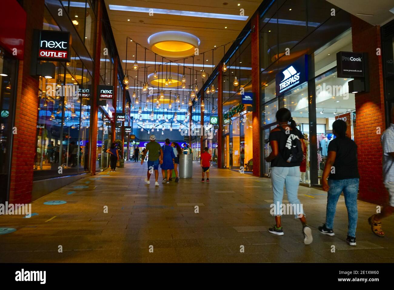 Shopping in wembley hi-res stock photography and images - Alamy