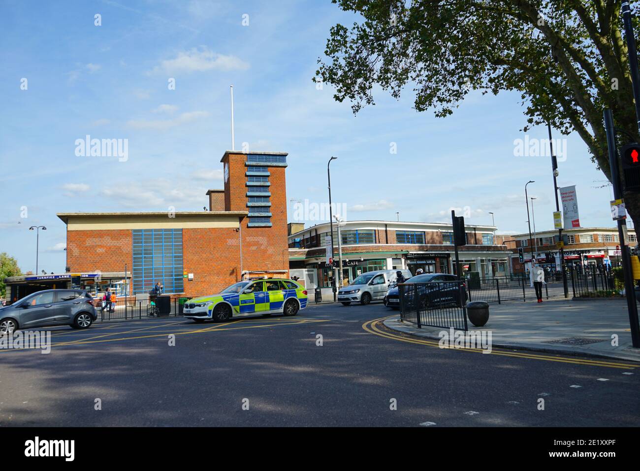The junction between Turnpike Lane and Green Lanes in Wood Green ...