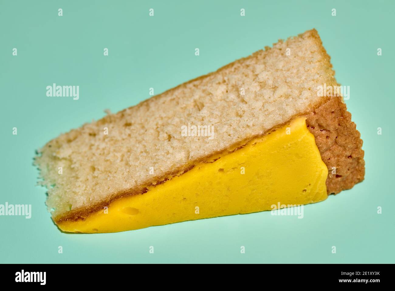 Lemon half moon / Lemon moon (citronhalvmåne/citronmåne), slice; a ...