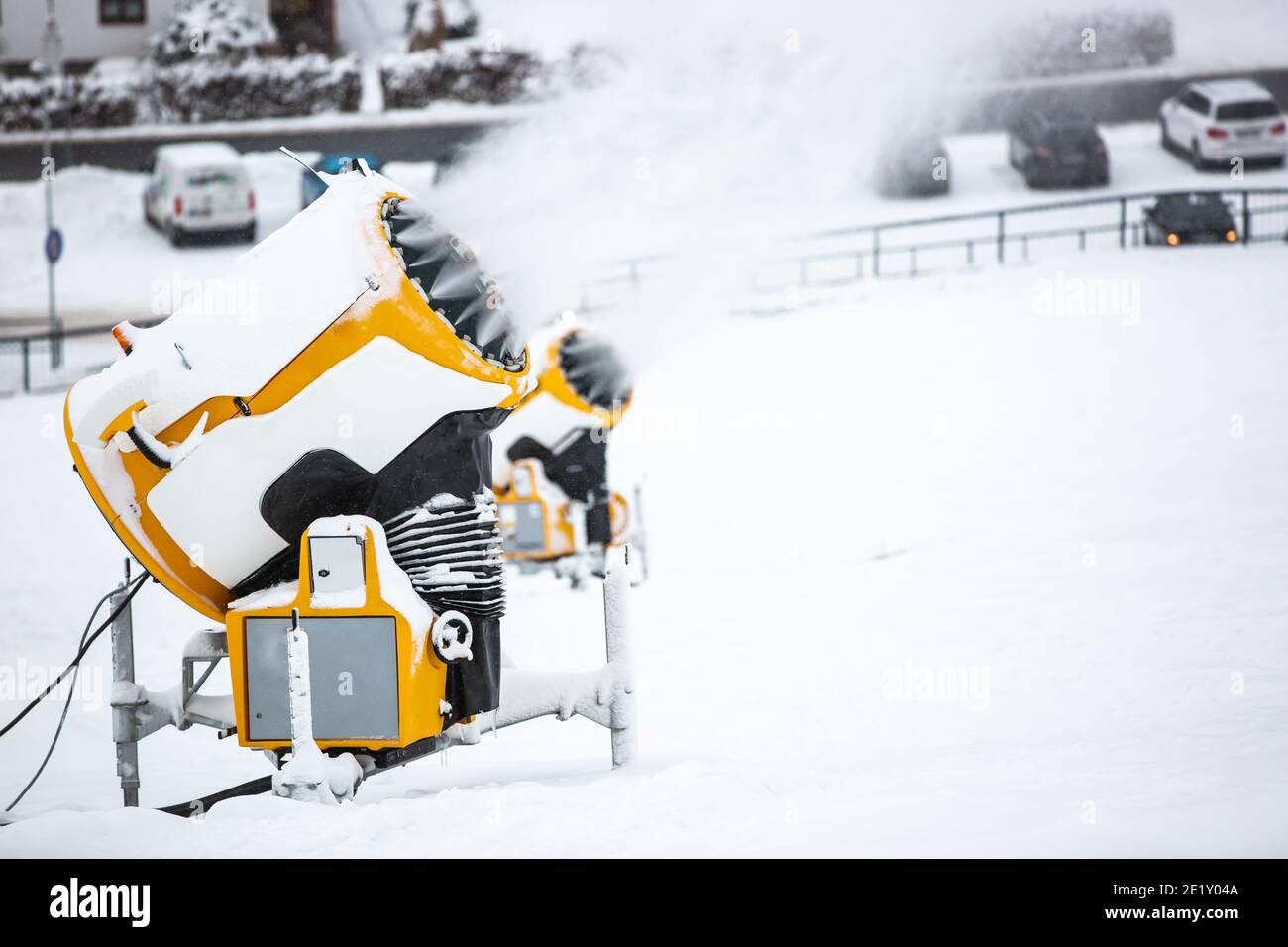 Scatter gun hi-res stock photography and images - Alamy