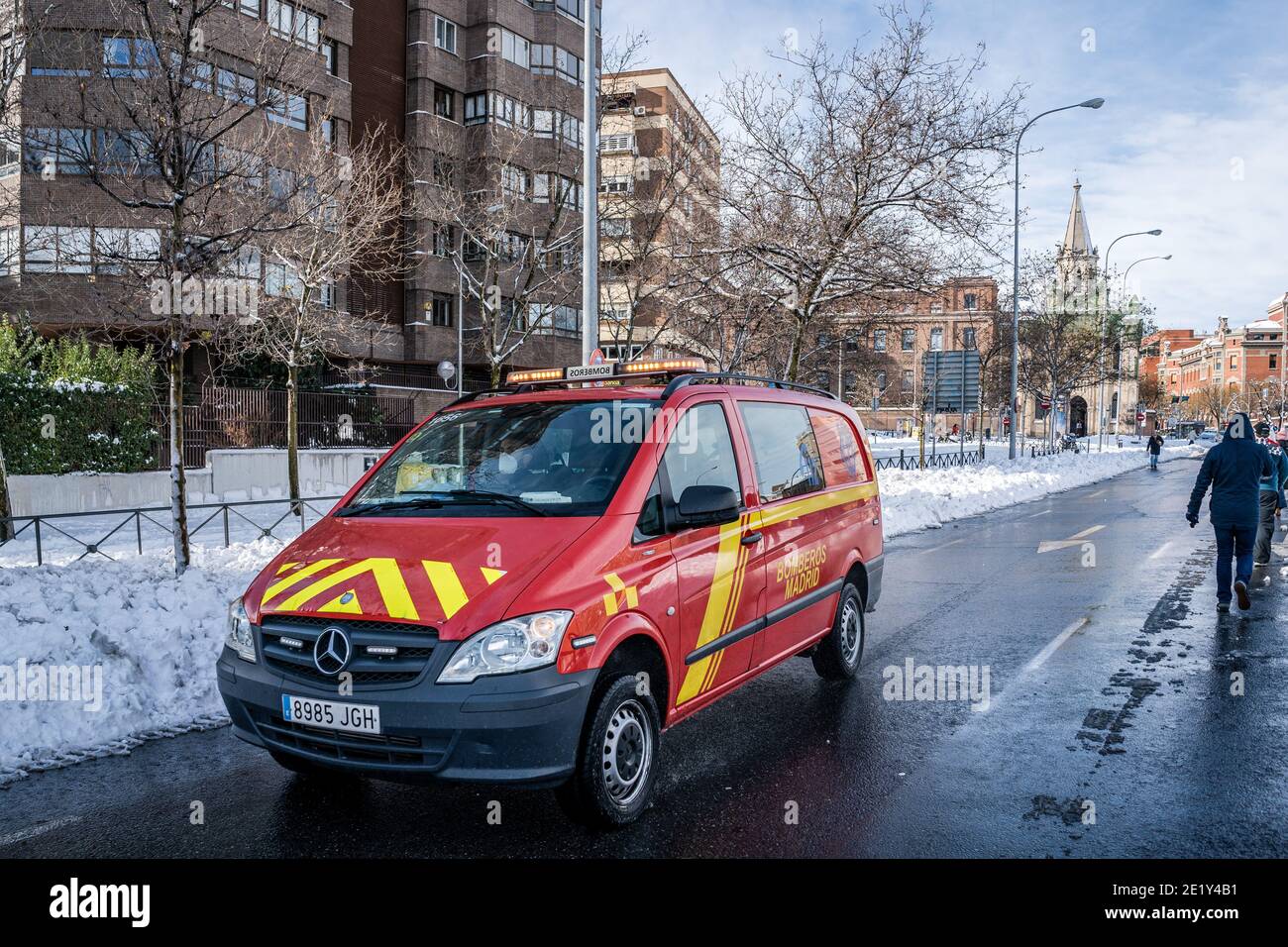 Firefighting personnel hi-res stock photography and images - Alamy