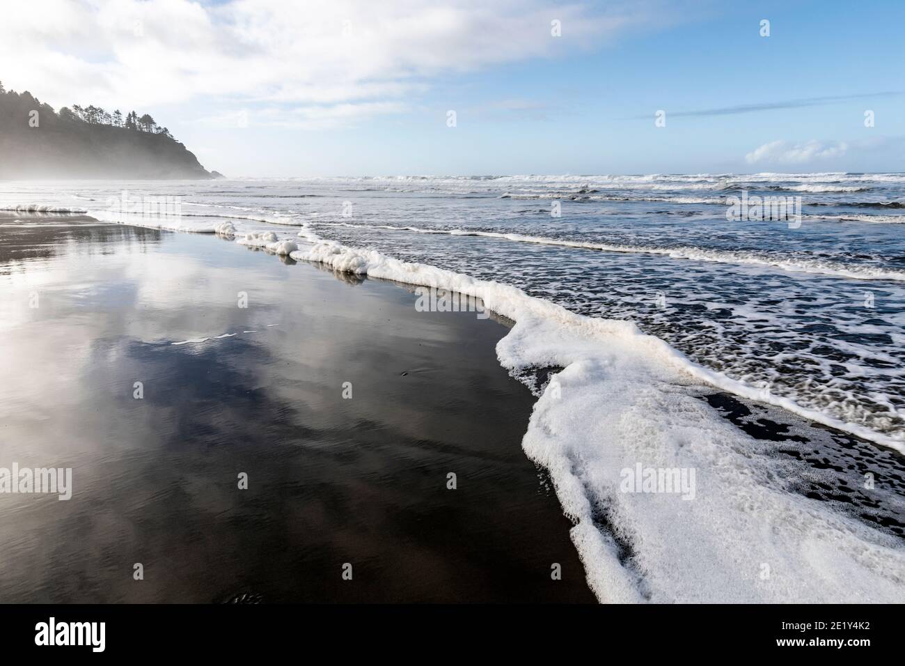 Beach foam hi-res stock photography and images - Alamy