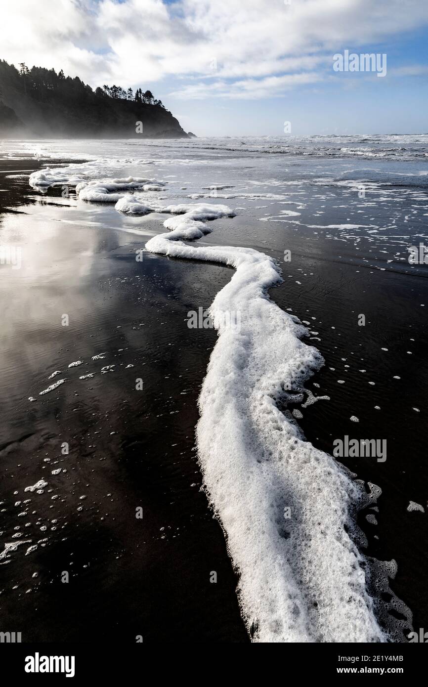 Beach foam hi-res stock photography and images - Alamy