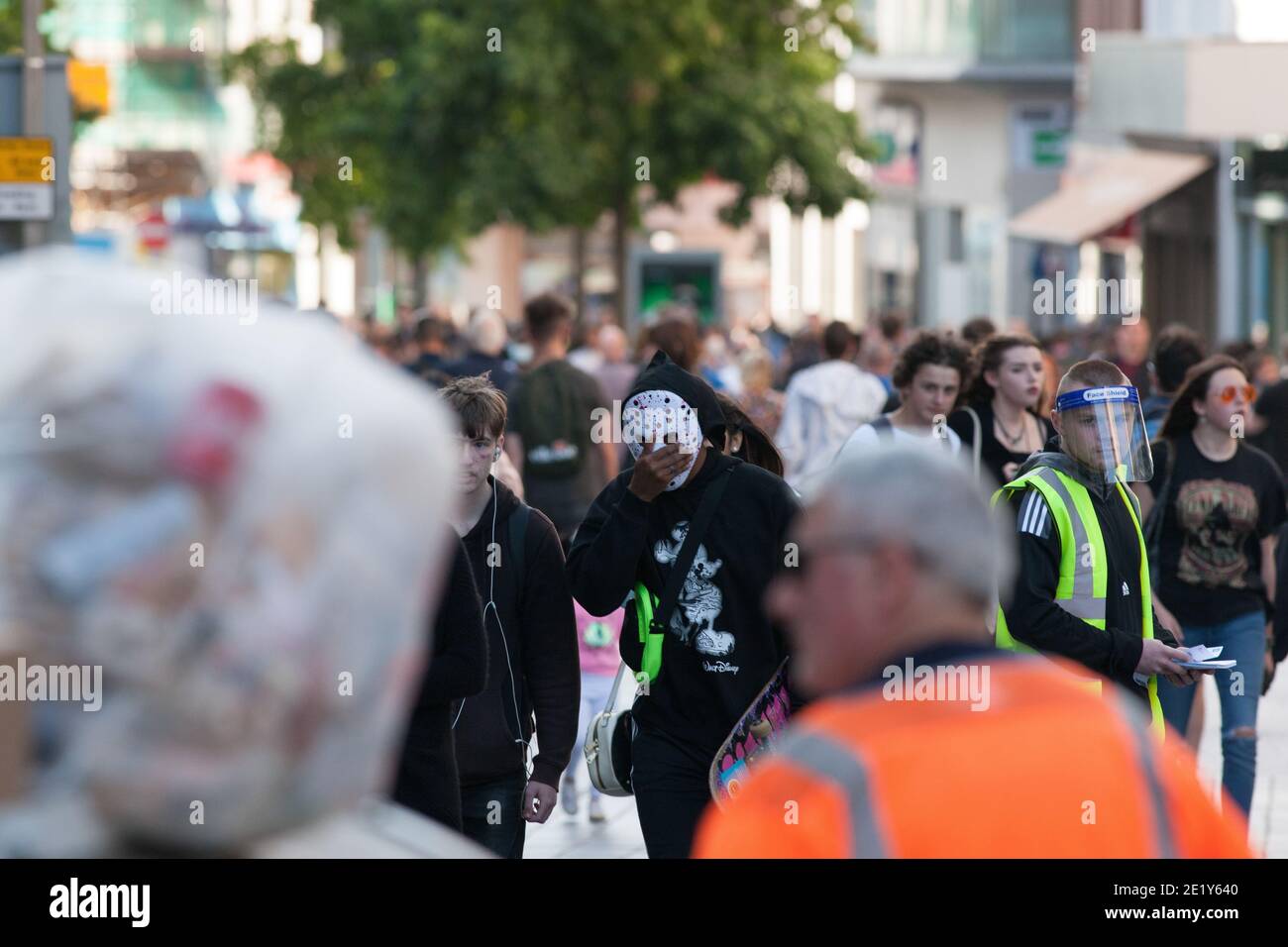 Liverpool high street shoppers hi-res stock photography and images - Alamy