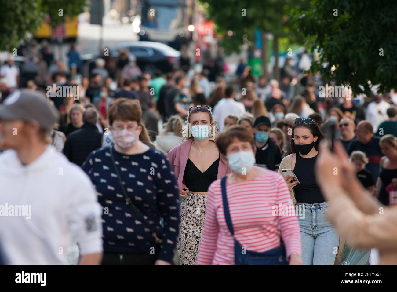 Liverpool high street shoppers hi-res stock photography and images - Alamy