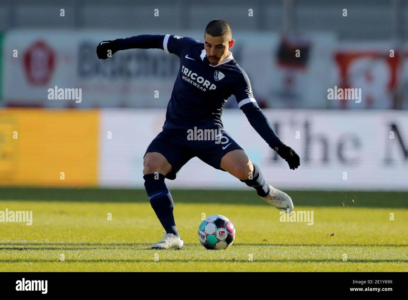 Regensburg, Deutschland. 10th Jan, 2021. firo: 10.01.2021, football, 2 ...