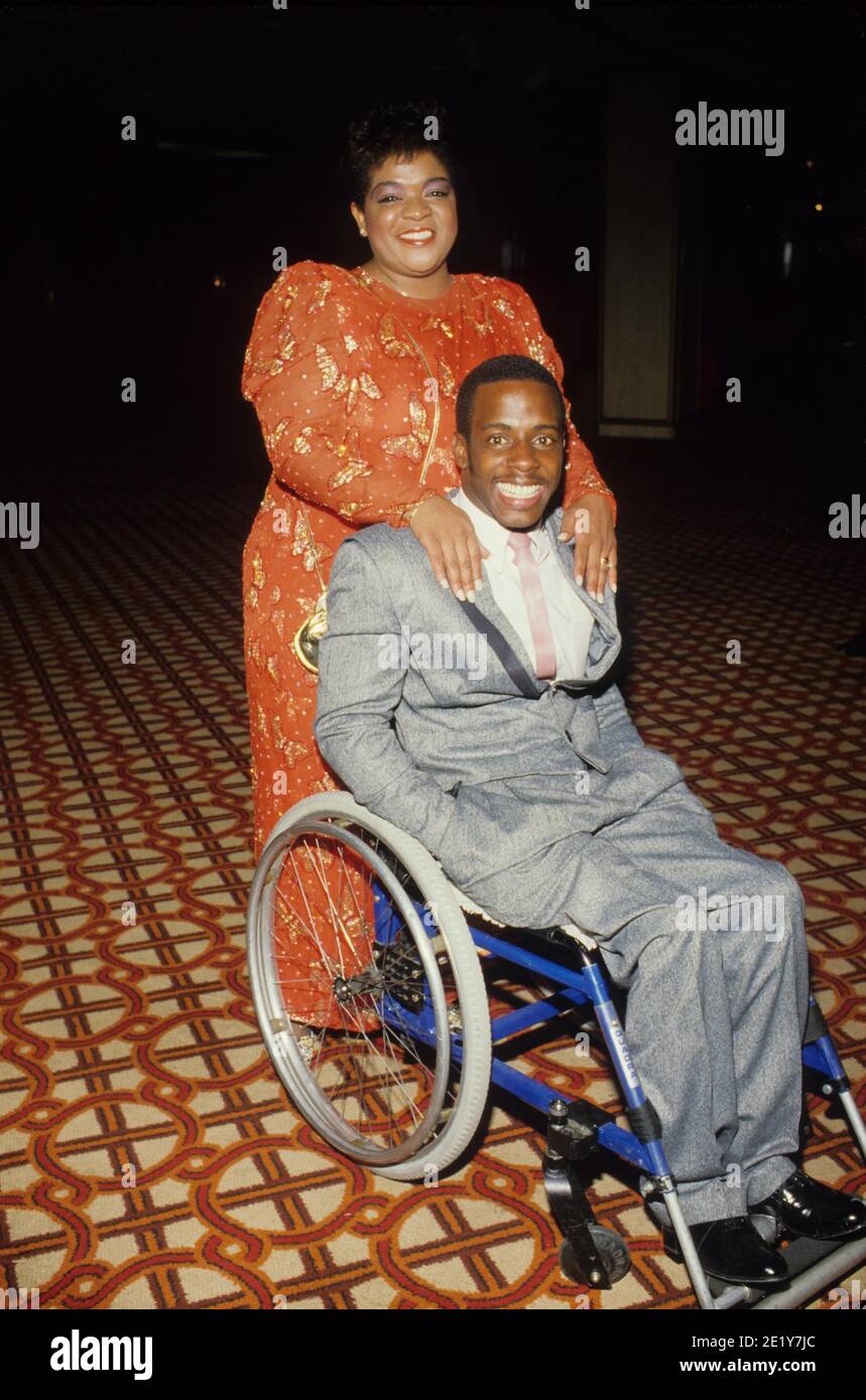 NELL CARTER with Reggie Green f1301 Credit: Ralph Dominguez/MediaPunch ...