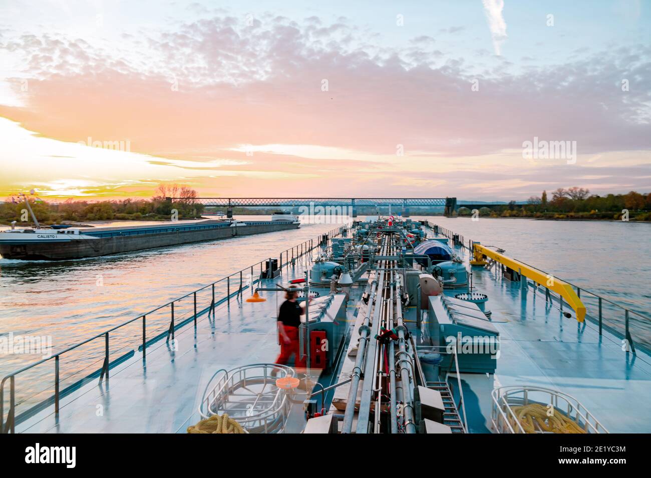 Binnenvaart, Translation Inlandshipping on the river rhein in Germany ...