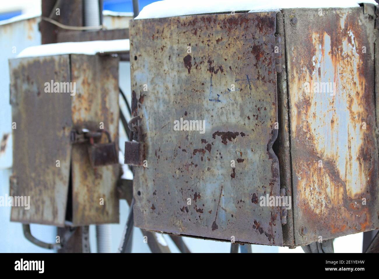 Vintage metal box hi-res stock photography and images - Alamy