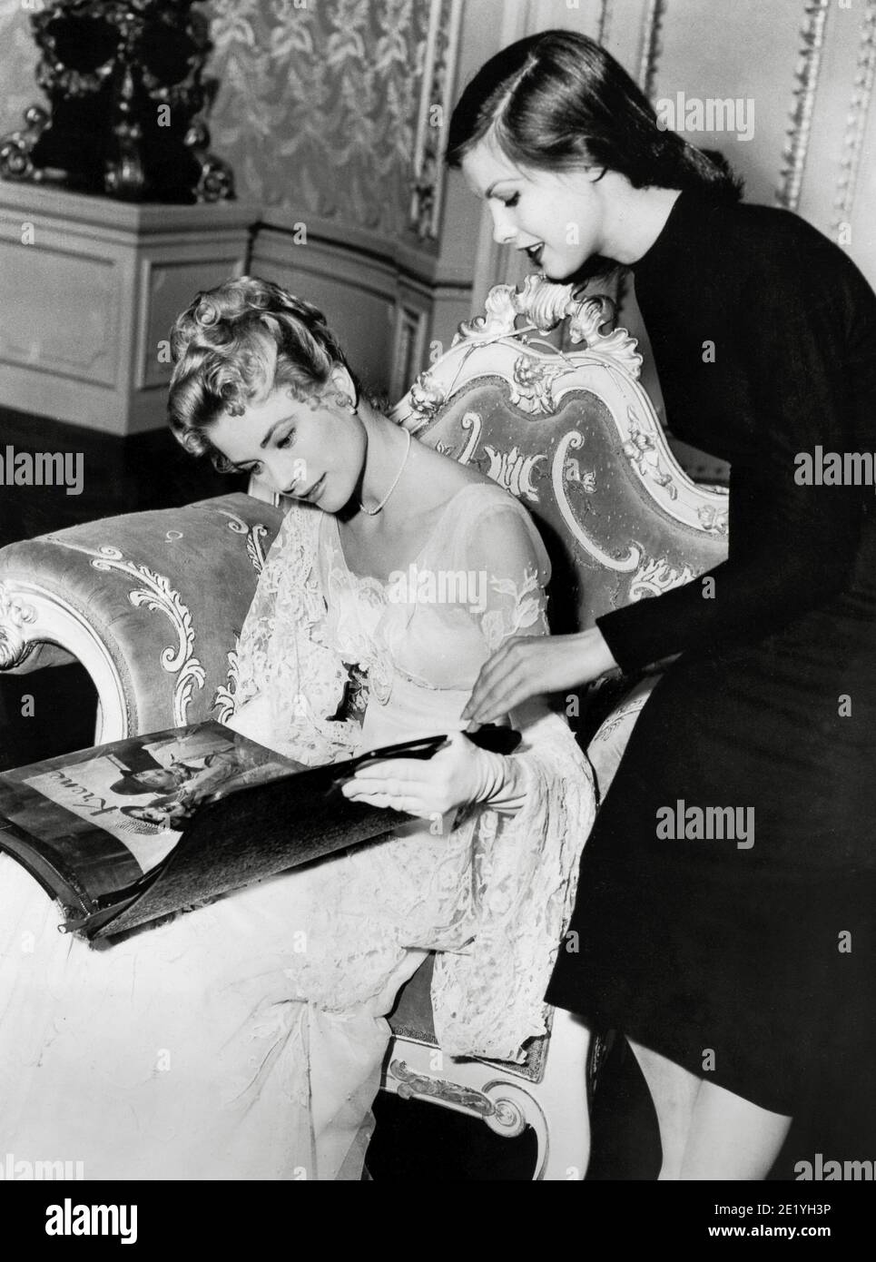 The swan grace kelly hi-res stock photography and images - Alamy