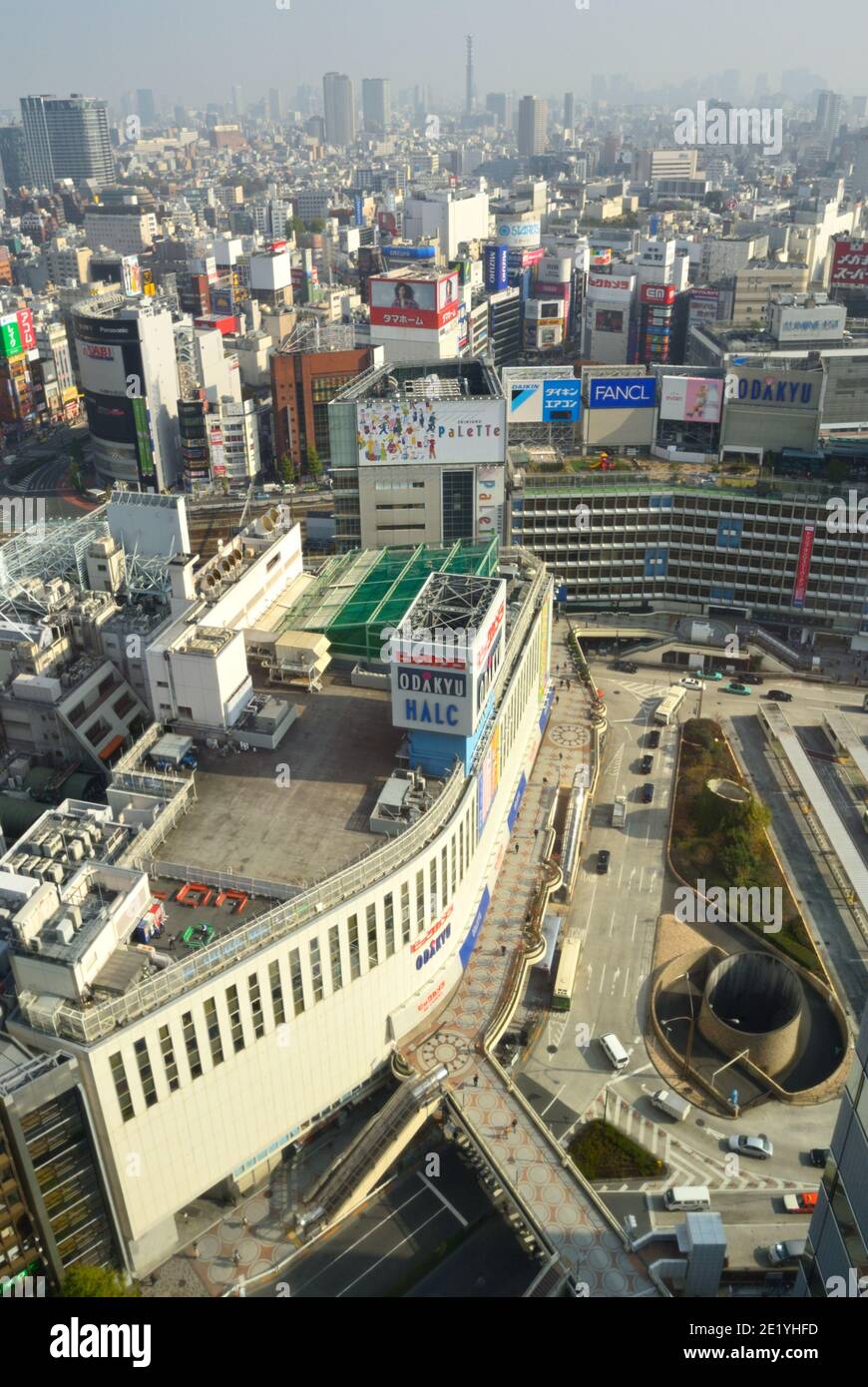 The Odakyu HALC and Shinjuku stores with the Tokyo skyline, Nishi ...